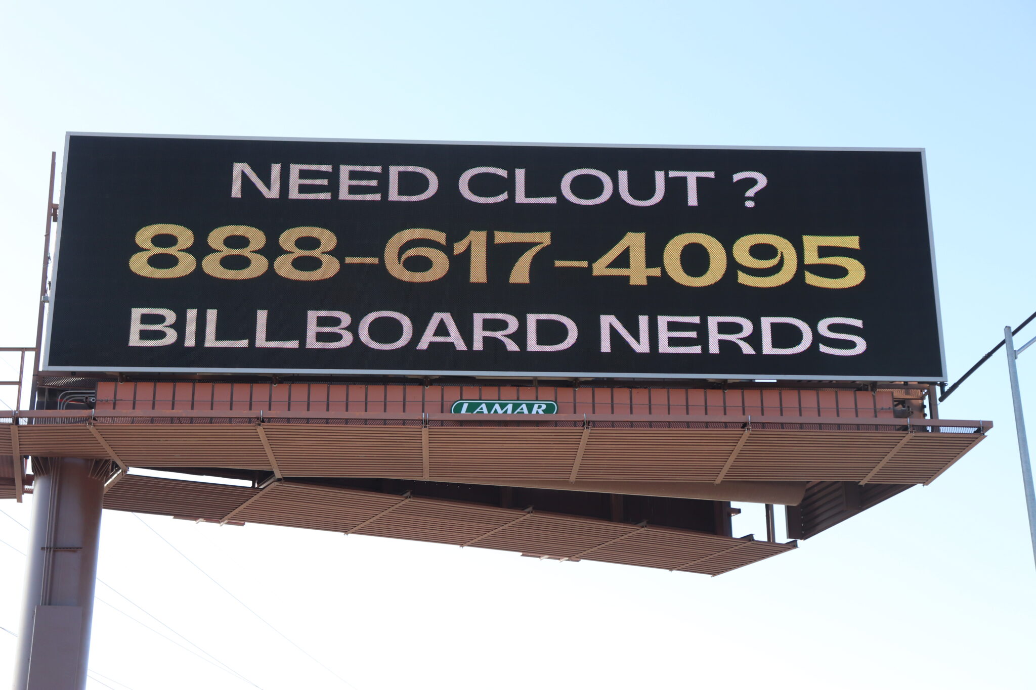 Advantages of Digital vs Traditional Paper Billboards - Need Clout ...
